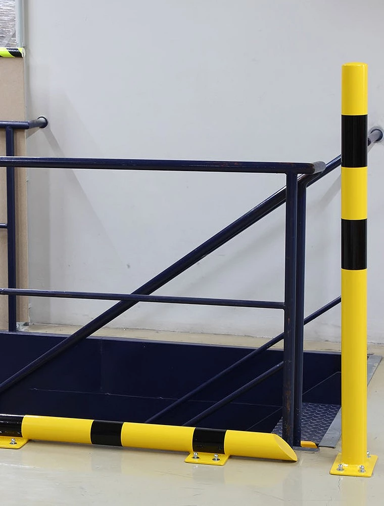 Bollard de sécurité acier Jaune/Noir (H 120cm, Ø7,6cm), à cheviller